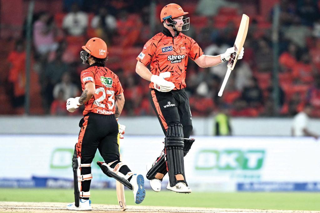 Hyderabad surge to top spot - The Navhind Times
